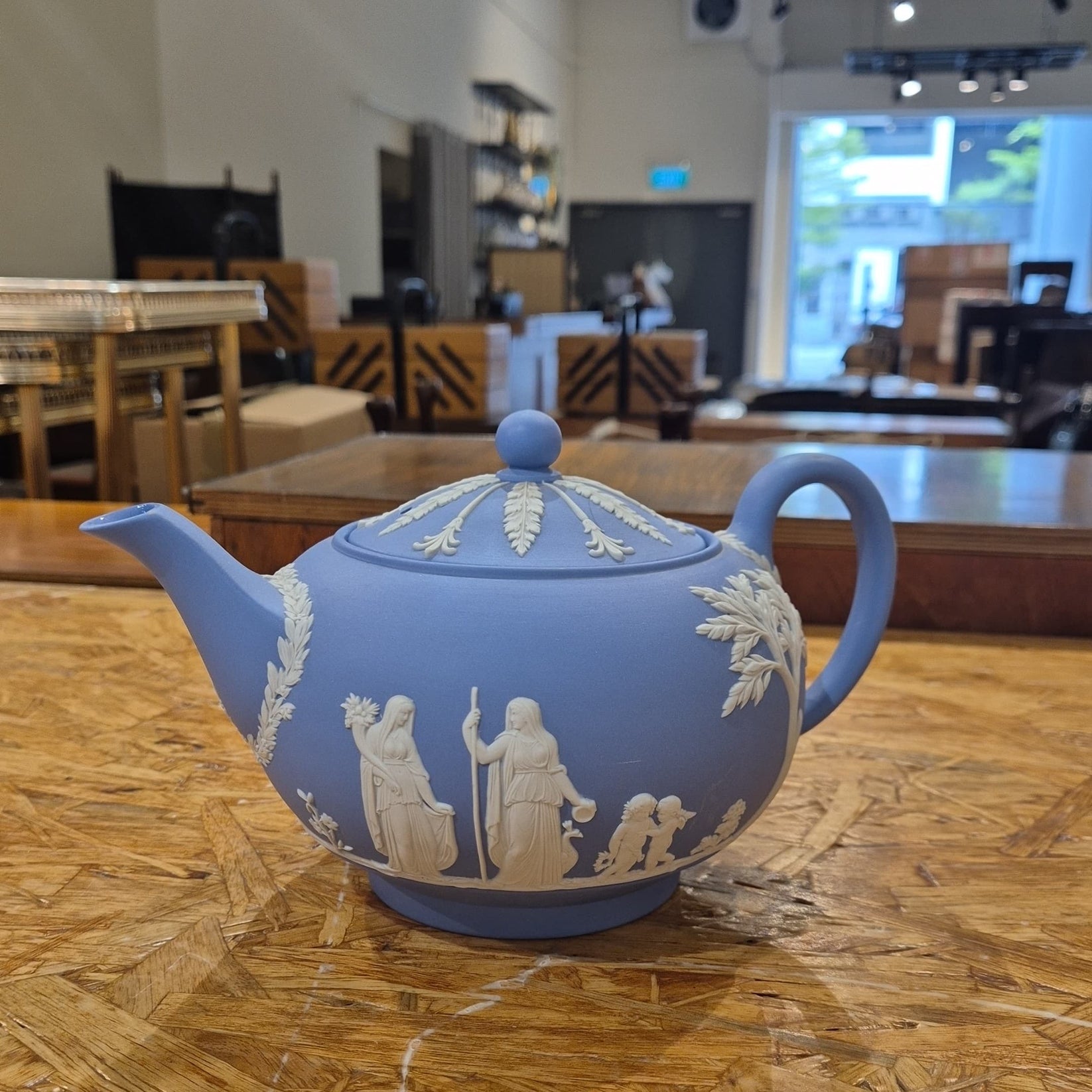 Rare Wedgwood jasperware big teapot – The British Antiques Company